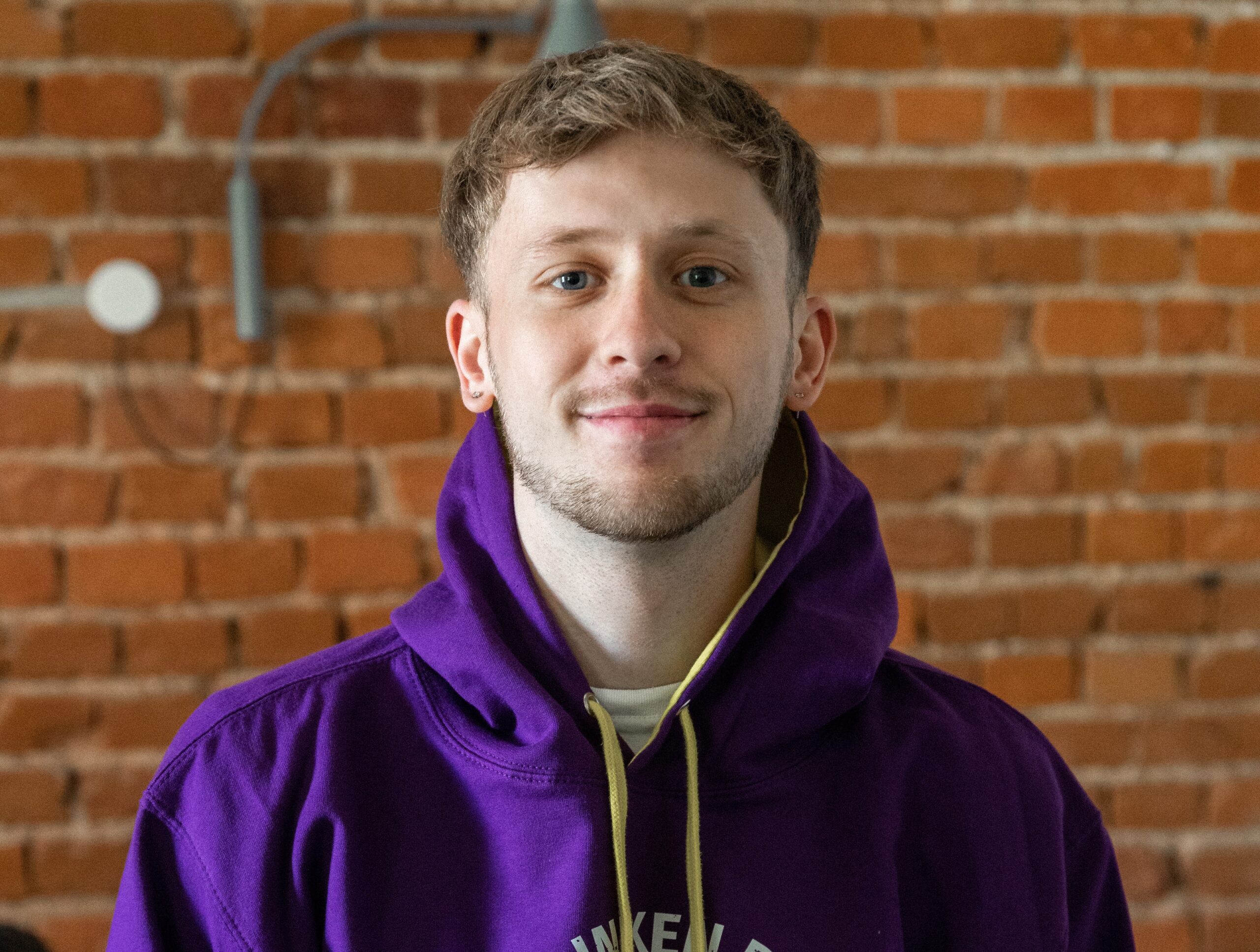 „Mein Motto ist: denke groß. No risk, no story!“: Marc, Auszubildender Pflegefachmann - DRK ...